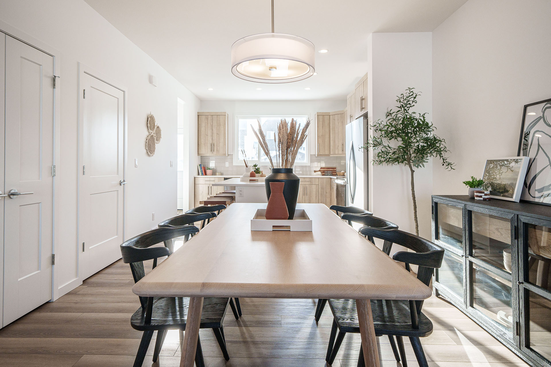 Toronto’s 2024 Dining Room Trends – Build Secure